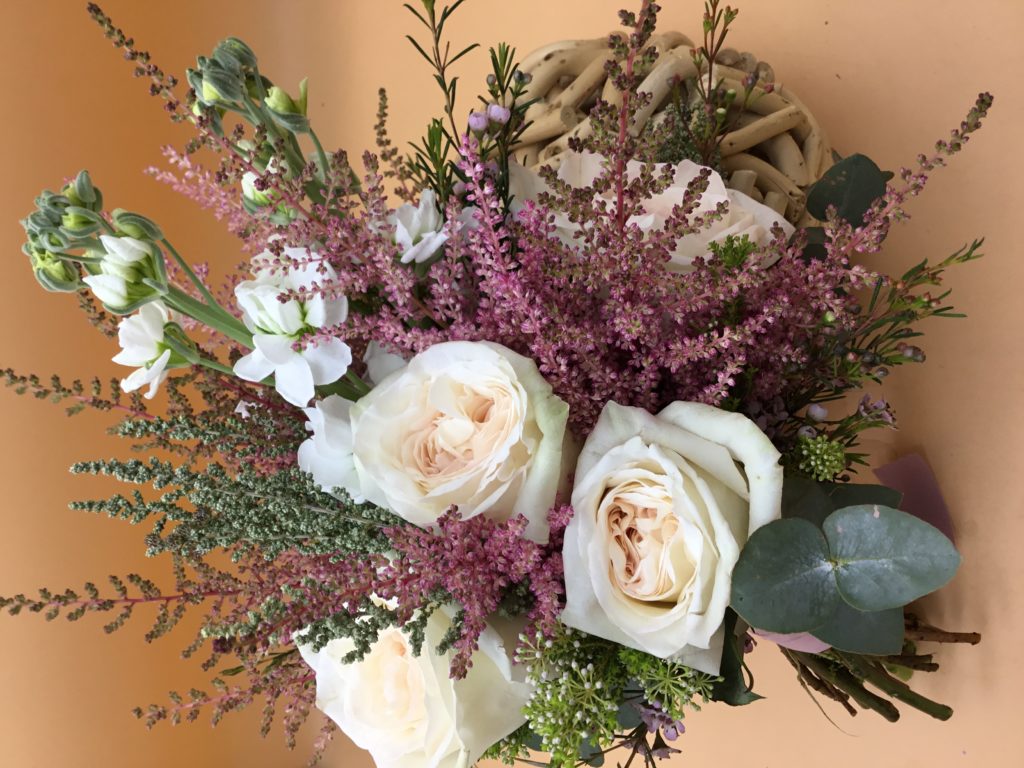 Ramo de novia, con astilbe y rosa inglesa. - Flor Regalo Andujar